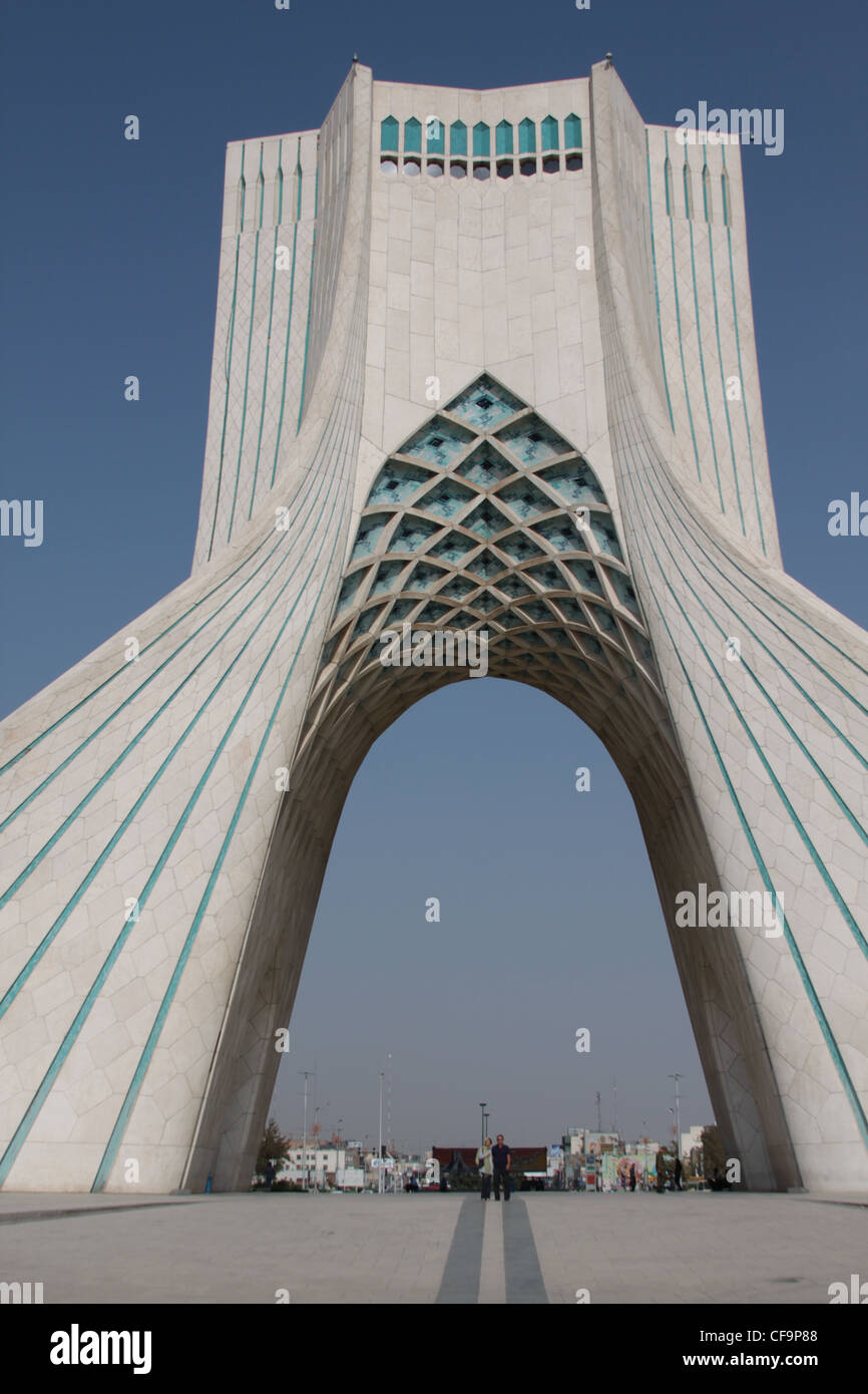 Azadi tower tehran immagini e fotografie stock ad alta risoluzione - Alamy