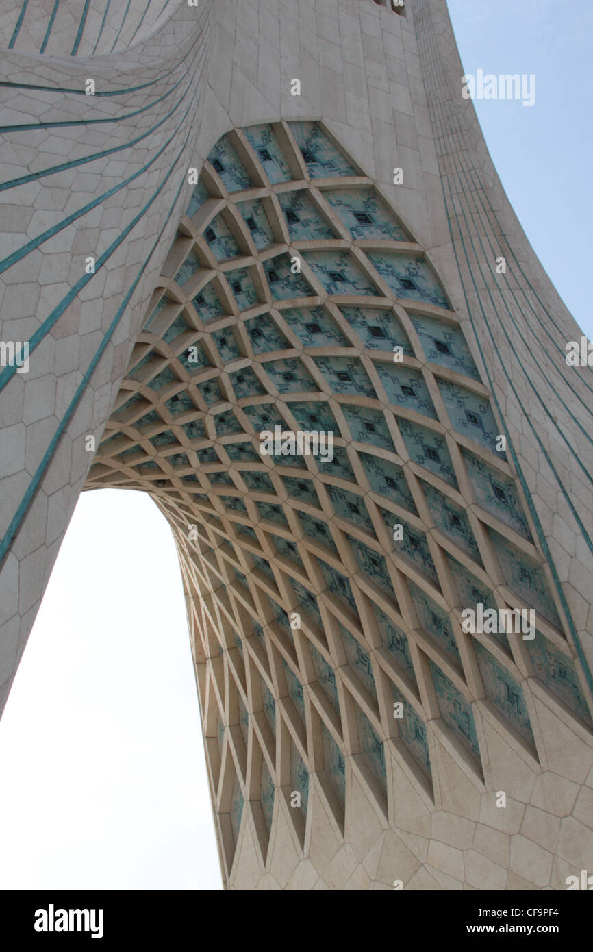 Azadi tower tehran immagini e fotografie stock ad alta risoluzione - Alamy