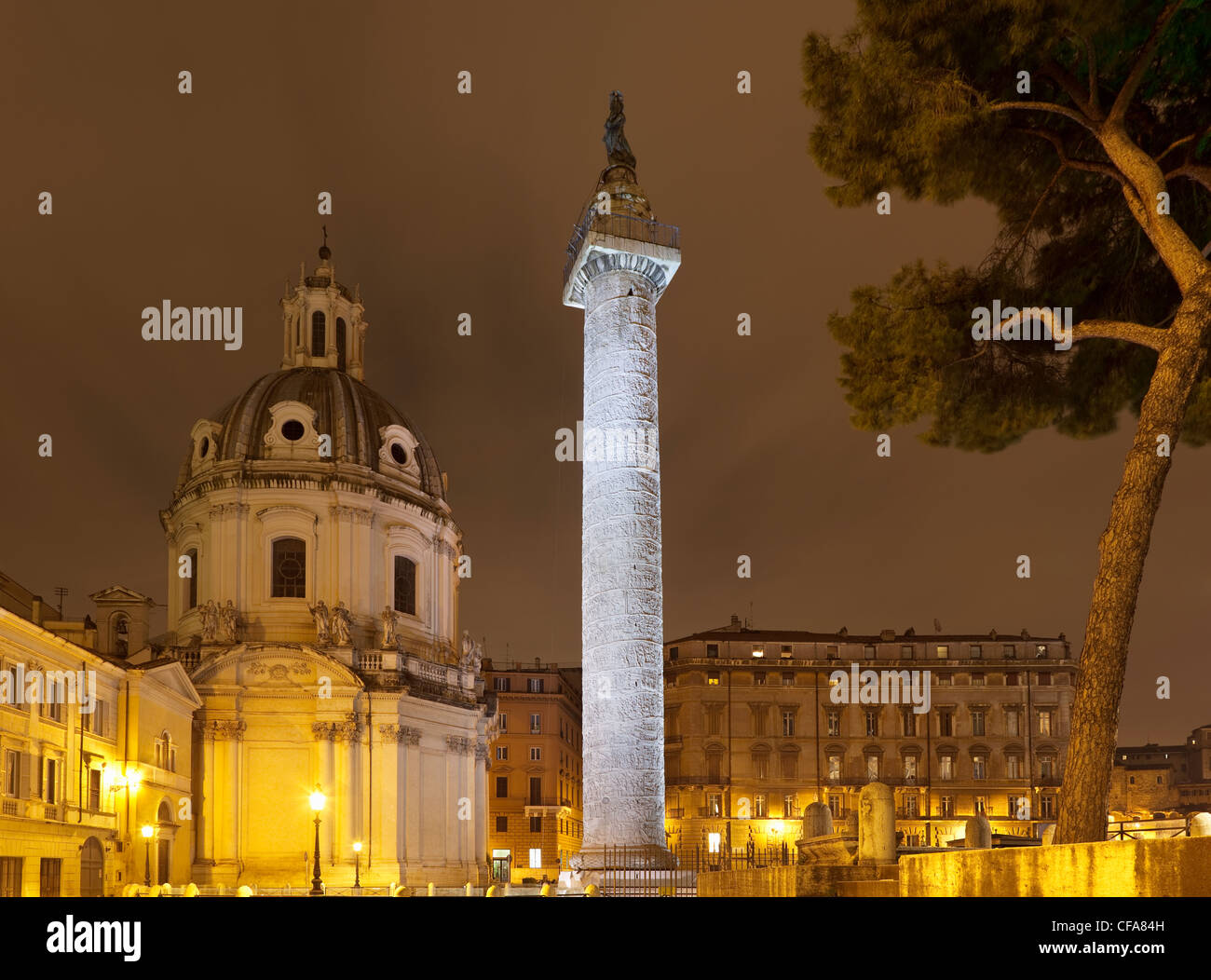 Colonna traiana color immagini e fotografie stock ad alta risoluzione ...