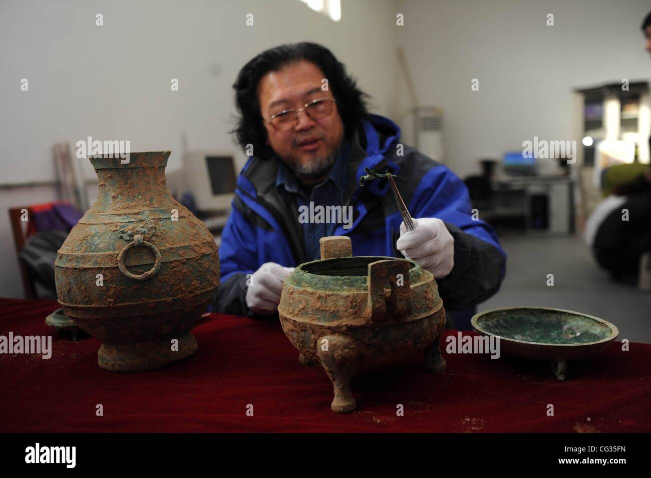 Zuppa di 400 anni che ha un archeologo immagini e fotografie stock ad ...