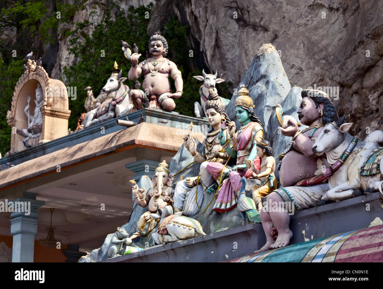 Hindu temple statues batu caves immagini e fotografie stock ad alta ...