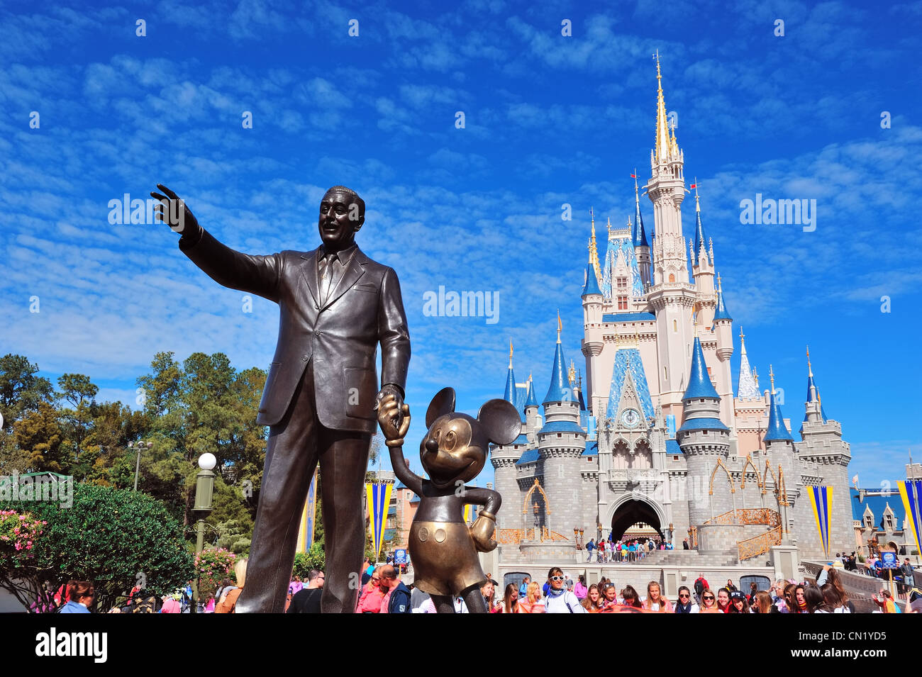 Walt disney mickey mouse statue immagini e fotografie stock ad alta ...