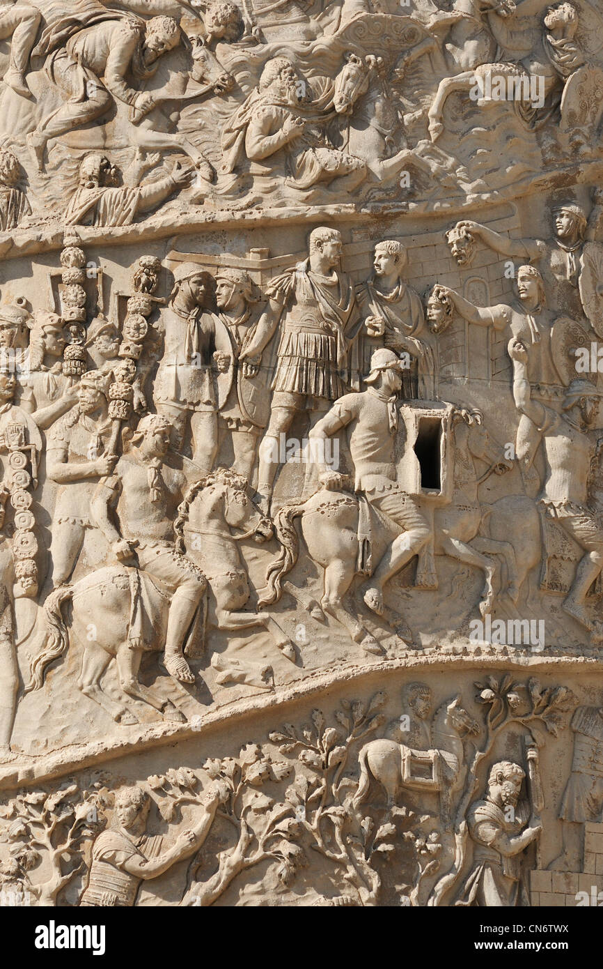 Roma. L'Italia. Colonna di Traiano (AD 113). I dettagli delle scene ...