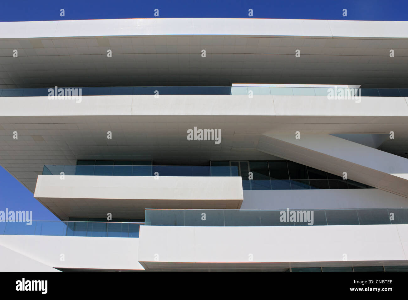 Veles e Vents (le vele e venti) o la Coppa America edificio nel porto ...