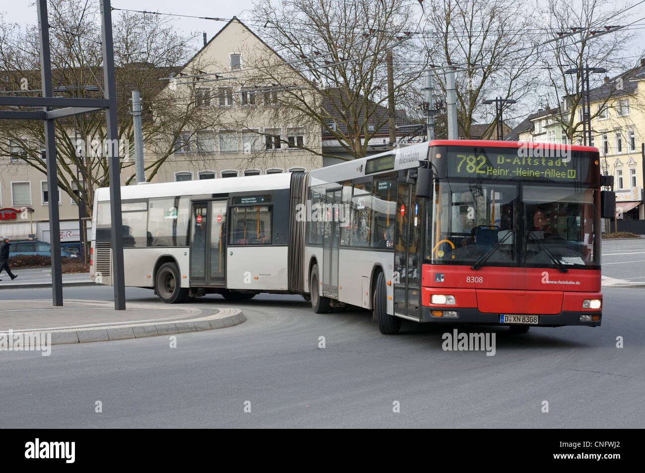 Bendy bus immagini e fotografie stock ad alta risoluzione - Alamy