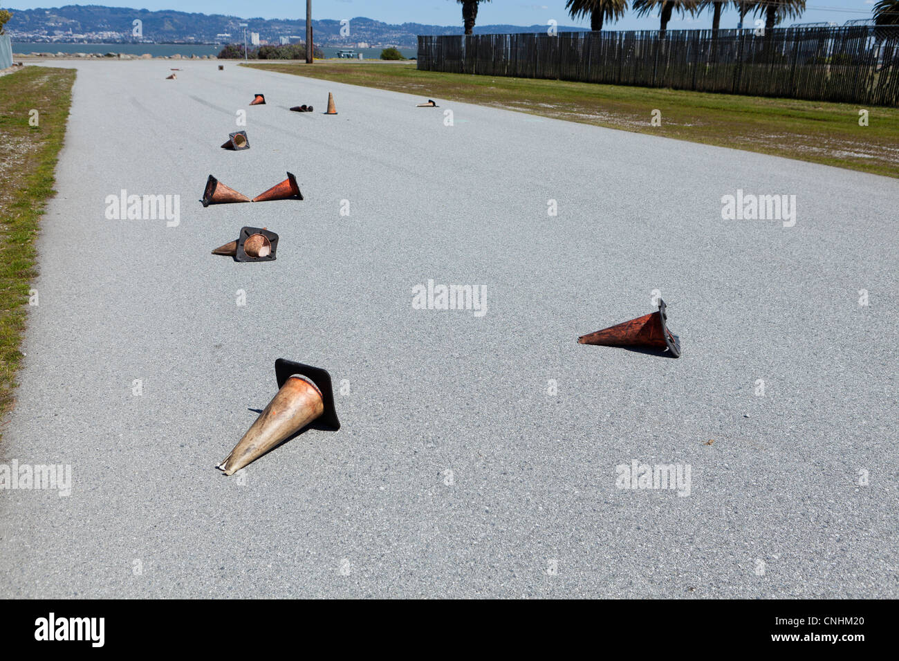 Traffic cones immagini e fotografie stock ad alta risoluzione - Alamy