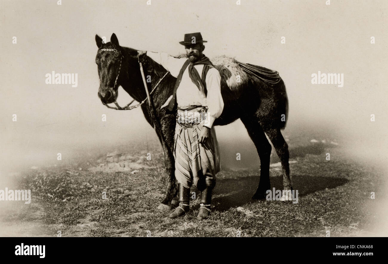 Gaucho pants immagini e fotografie stock ad alta risoluzione - Alamy