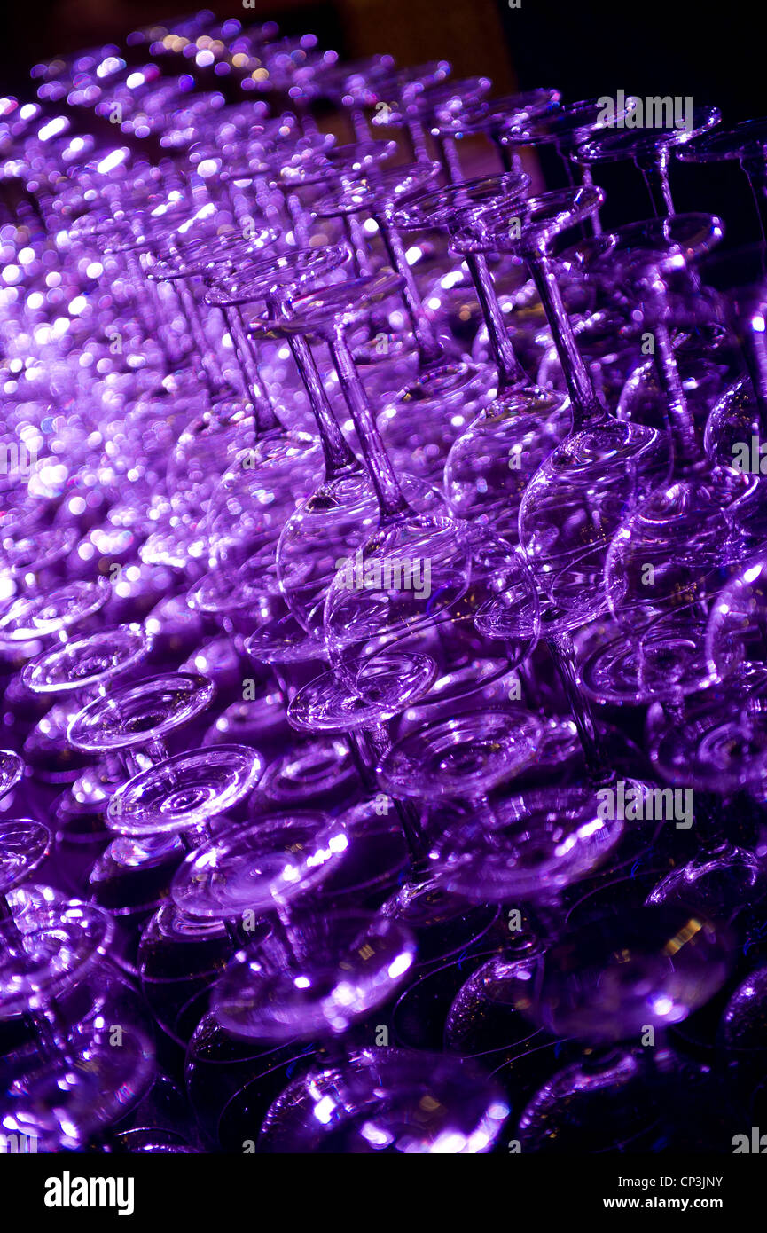 Riflesso della luce viola immagini e fotografie stock ad alta ...