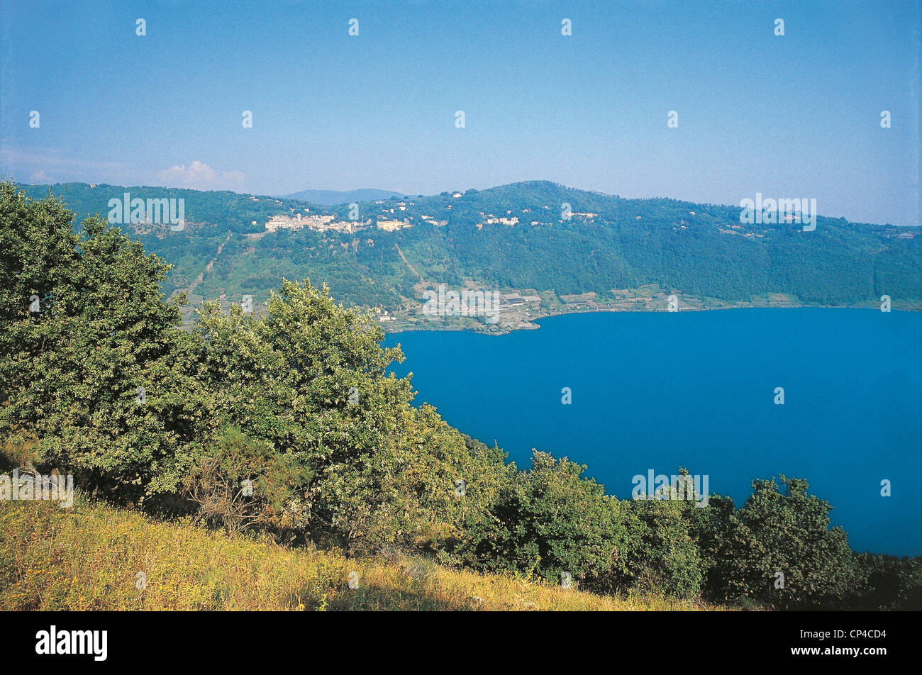 Lago di nemi in italia immagini e fotografie stock ad alta risoluzione ...