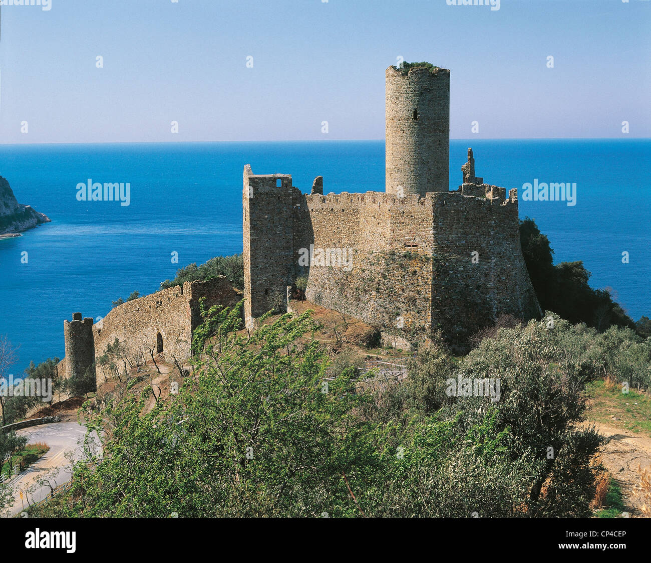 Castello di noli immagini e fotografie stock ad alta risoluzione - Alamy