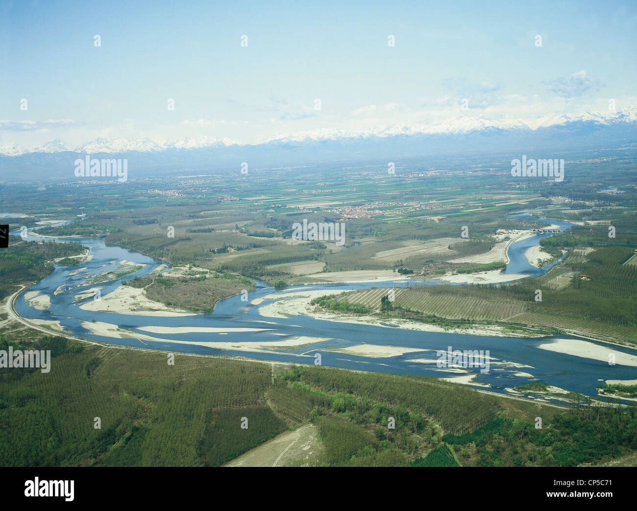 Piemonte Fiume Po alla confluenza con la Dora Baltea Foto stock - Alamy