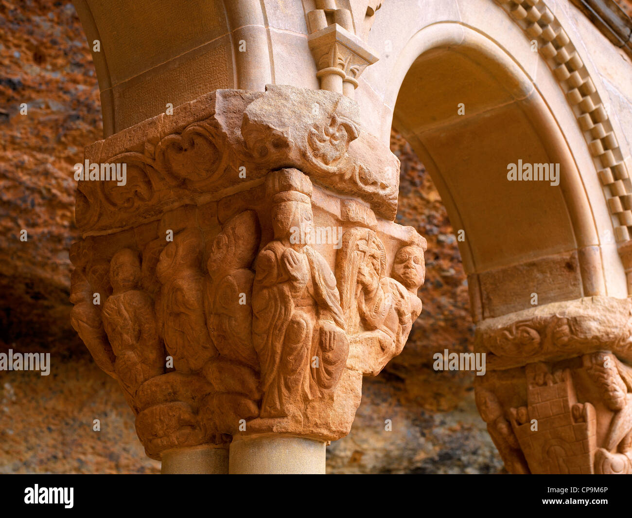 Capitelli romanici immagini e fotografie stock ad alta risoluzione - Alamy