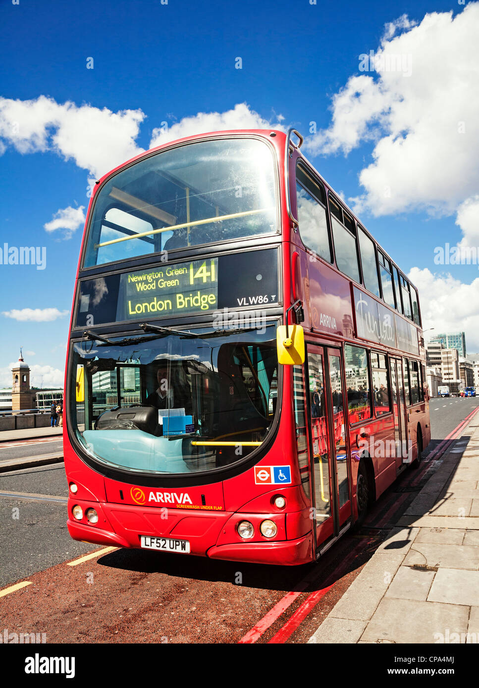 Bus london immagini e fotografie stock ad alta risoluzione - Alamy