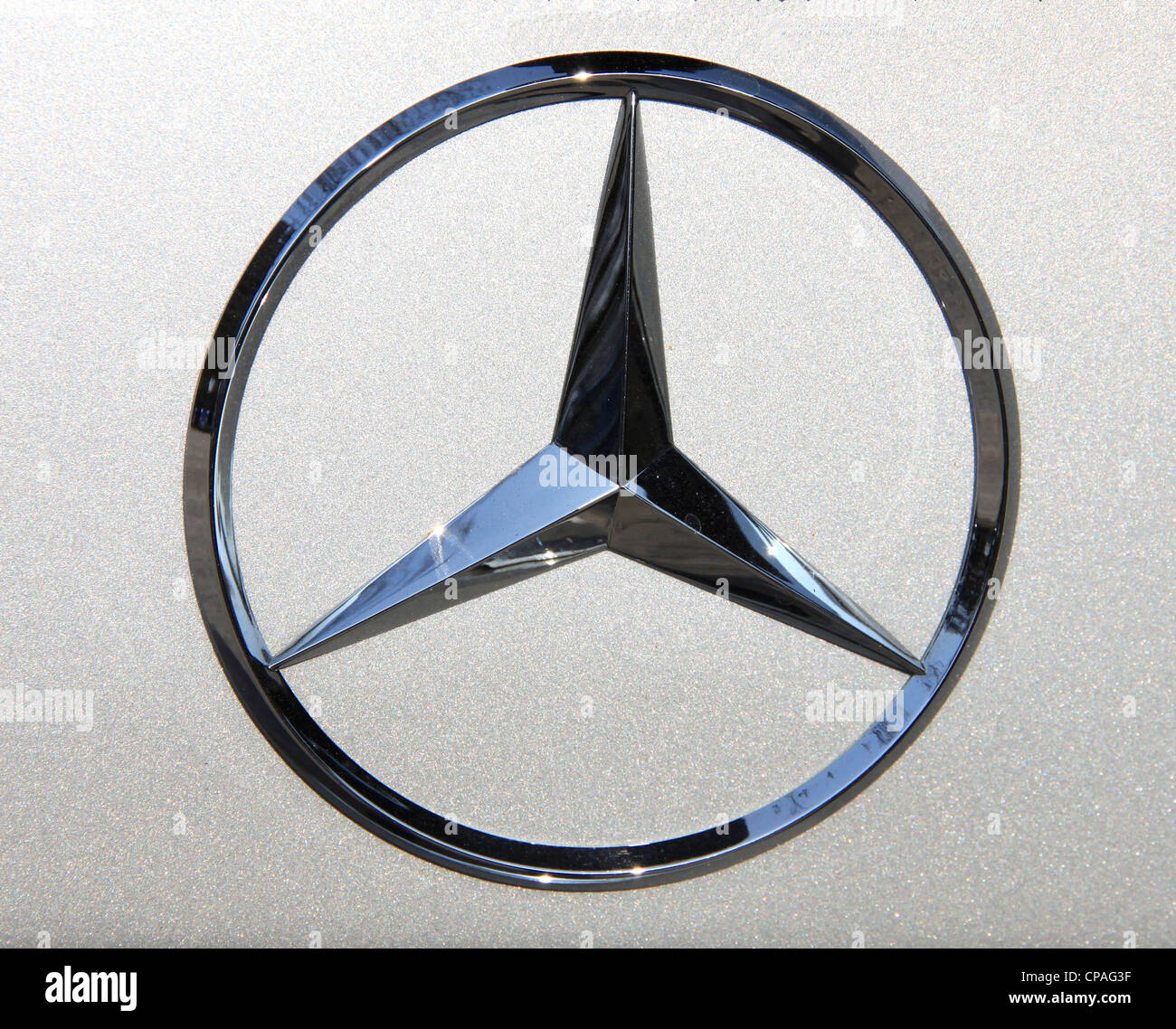 Simbolo mercedes benz immagini e fotografie stock ad alta risoluzione ...