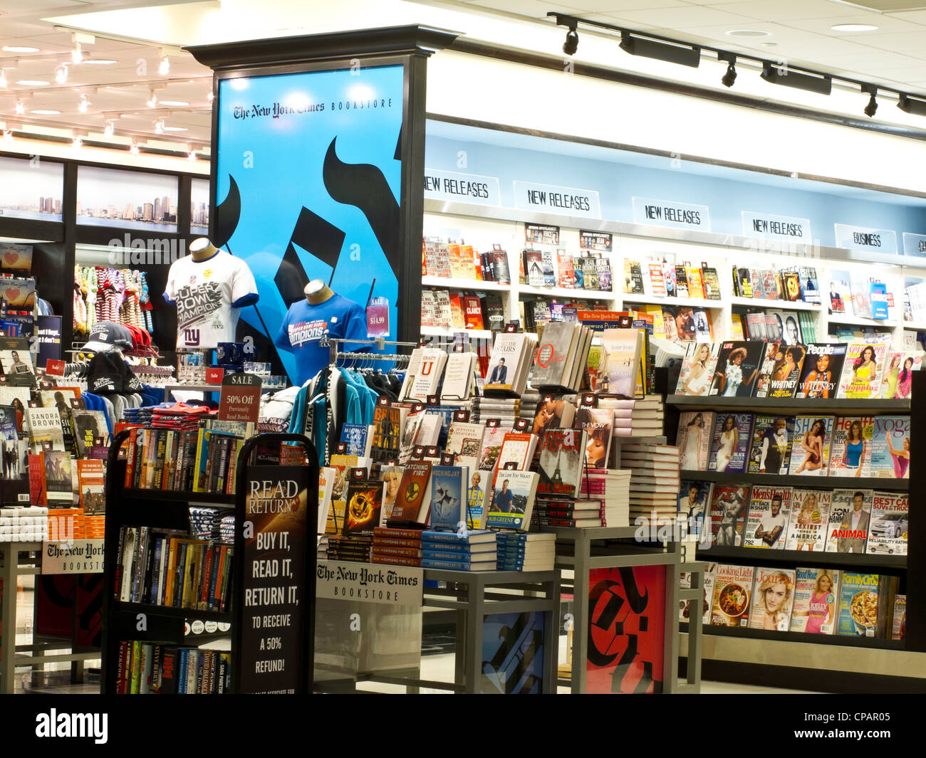 Cartello edicola immagini e fotografie stock ad alta risoluzione - Alamy