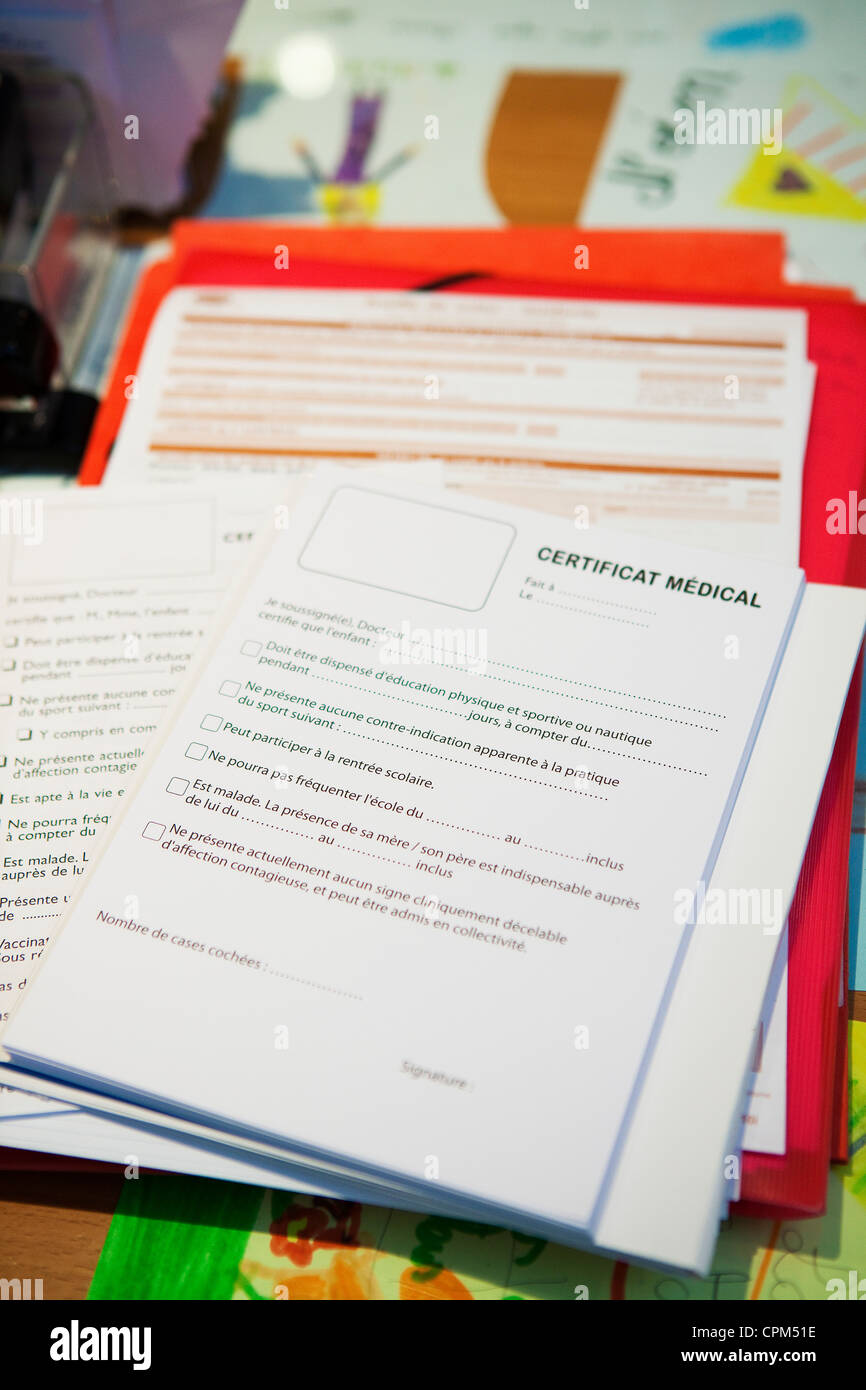 Certificato medico immagini e fotografie stock ad alta risoluzione - Alamy