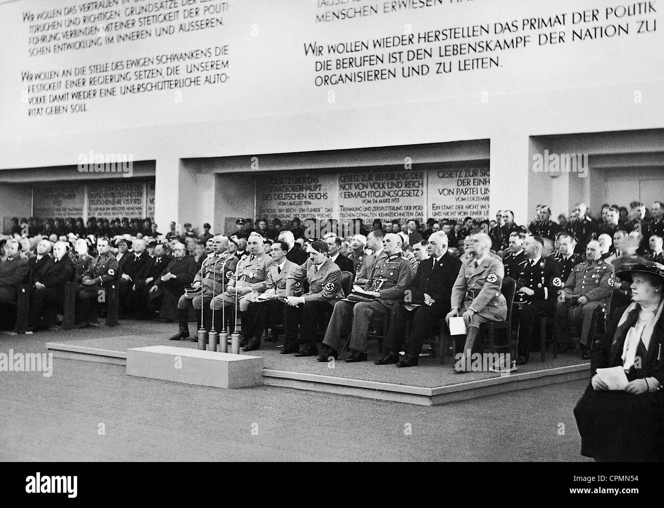 Adolf Hitler in occasione dell'apertura della mostra Adolf Hitler in occasione dell'apertura della mostra