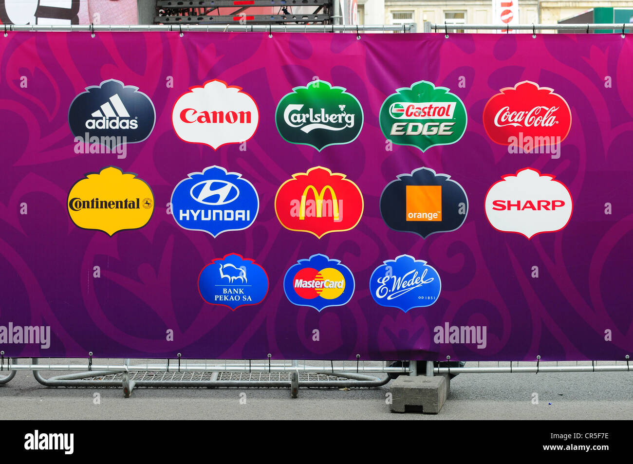 Sponsors logos immagini e fotografie stock ad alta risoluzione - Alamy