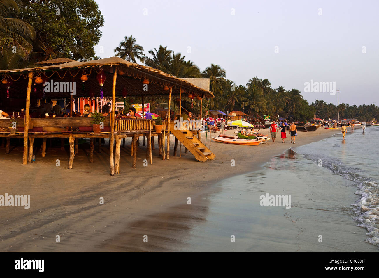 Spiaggia turistica di goa immagini e fotografie stock ad alta ...