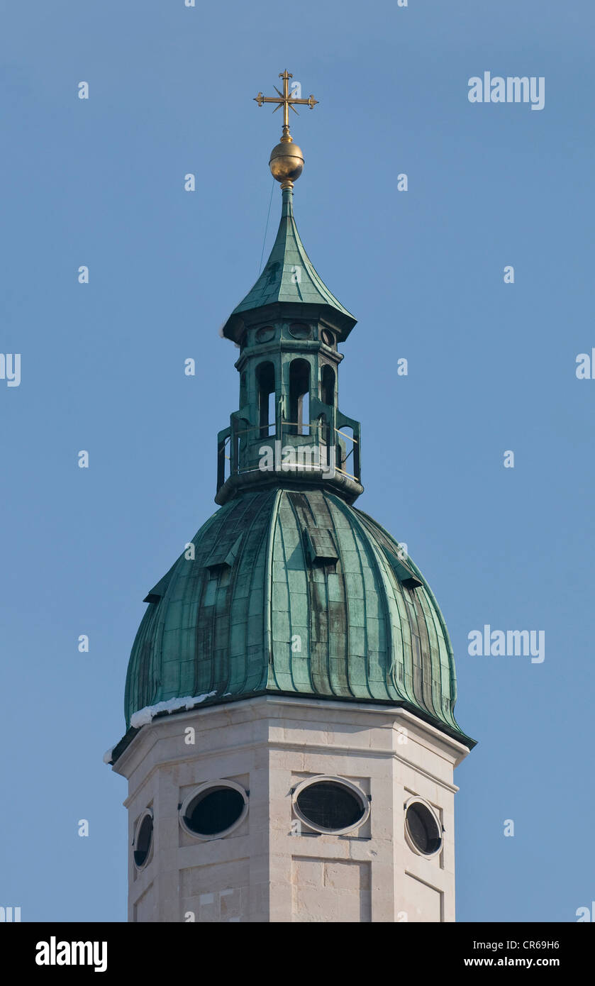 Uno dei due 79m ad alte torri della cattedrale, west facciata del duomo ...