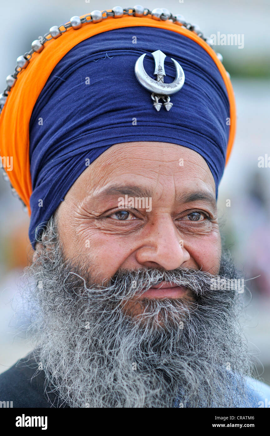 Simboli del sikhismo immagini e fotografie stock ad alta risoluzione ...