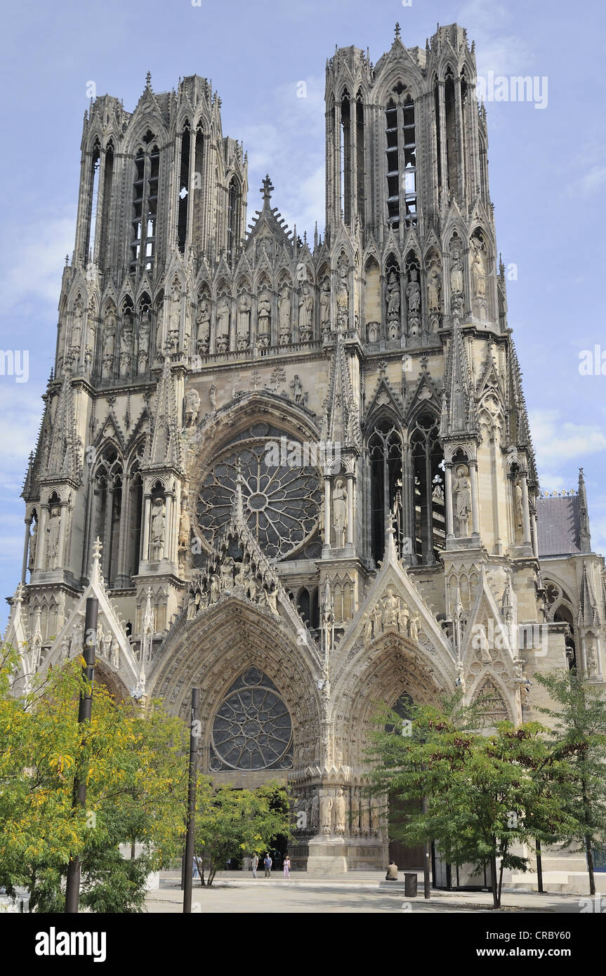 Cattedrale di reims immagini e fotografie stock ad alta risoluzione - Alamy