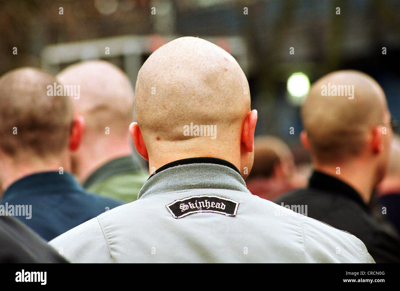 Skinhead maschili immagini e fotografie stock ad alta risoluzione - Alamy