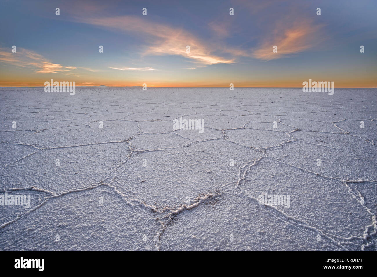 Lago salato di sunrise, Salar de Uyuni, Uyuni, Bolivia, Sud America ...