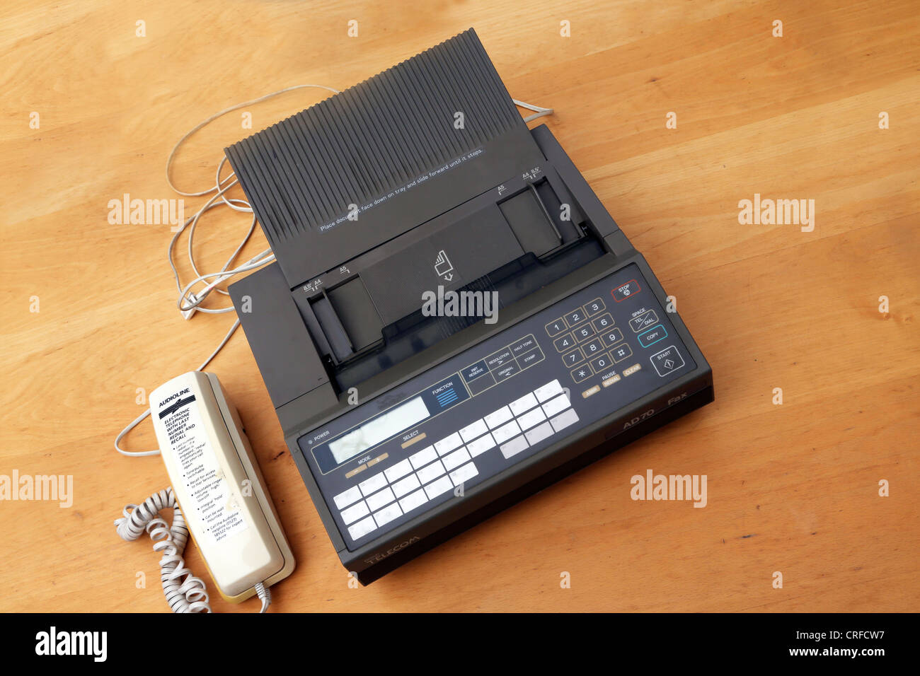 Old fax machine immagini e fotografie stock ad alta risoluzione - Alamy