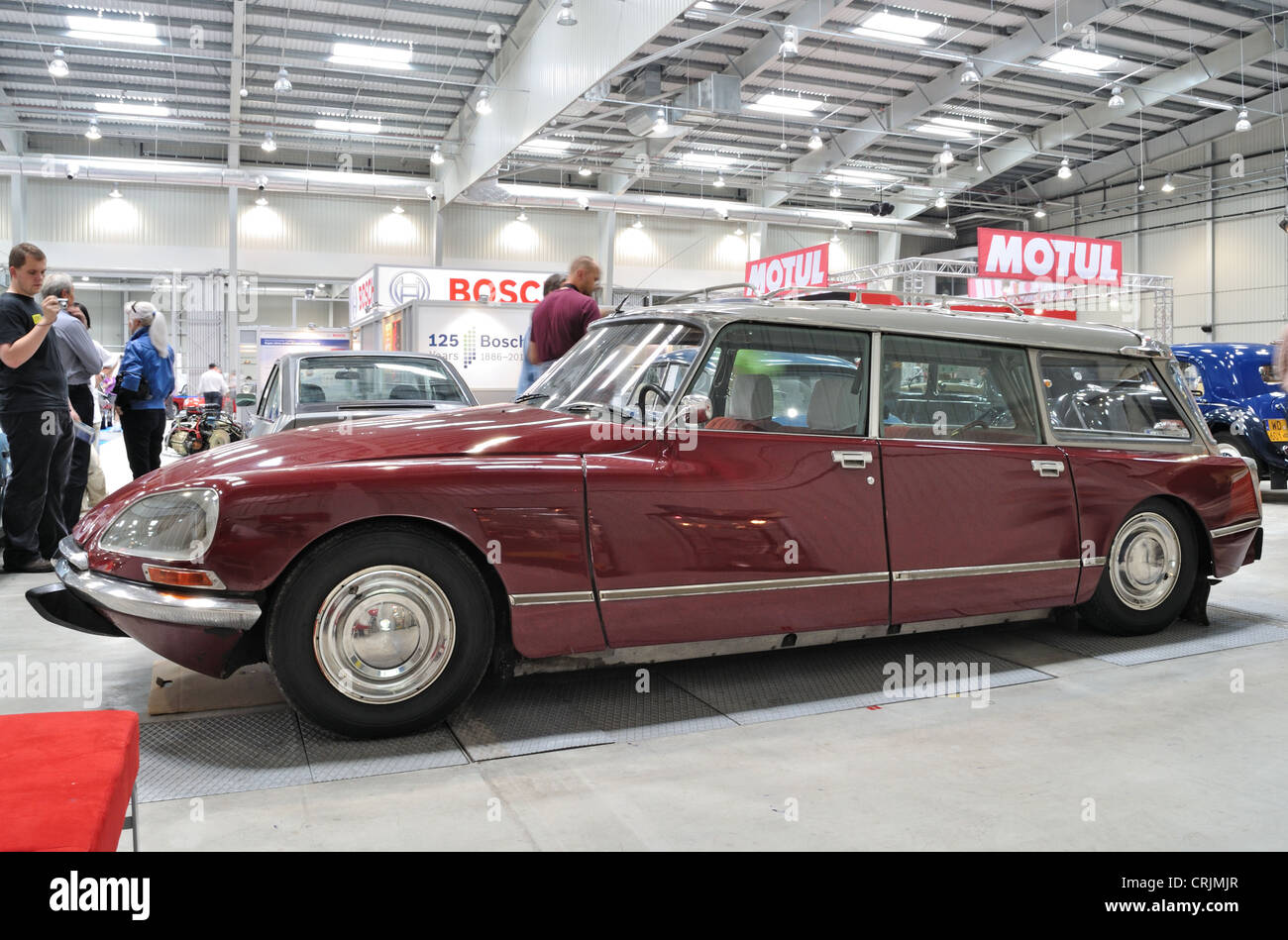 Classico auto Citroen DS Break - station wagon Foto stock - Alamy