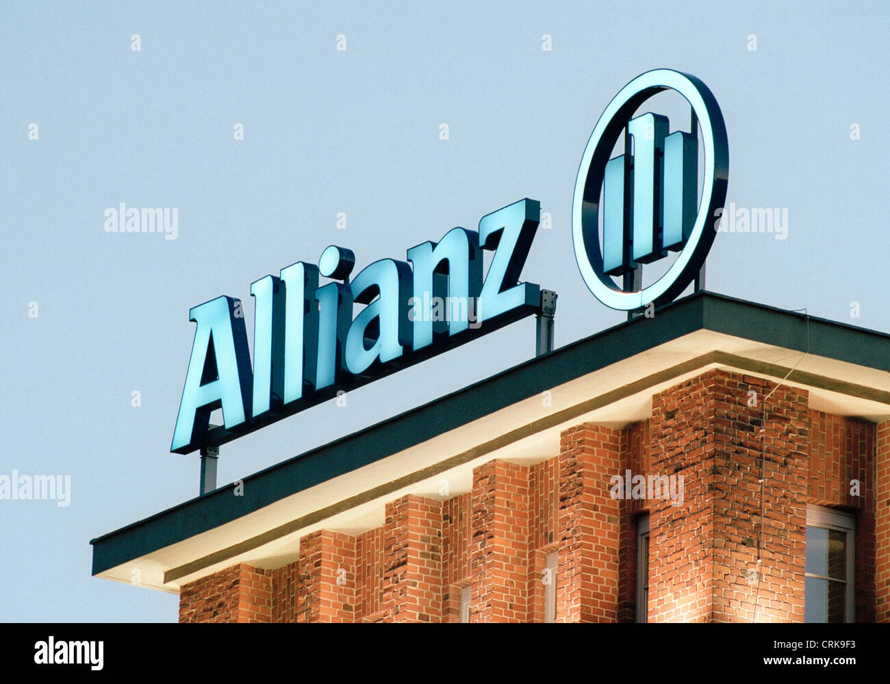 Allianz logo immagini e fotografie stock ad alta risoluzione - Alamy