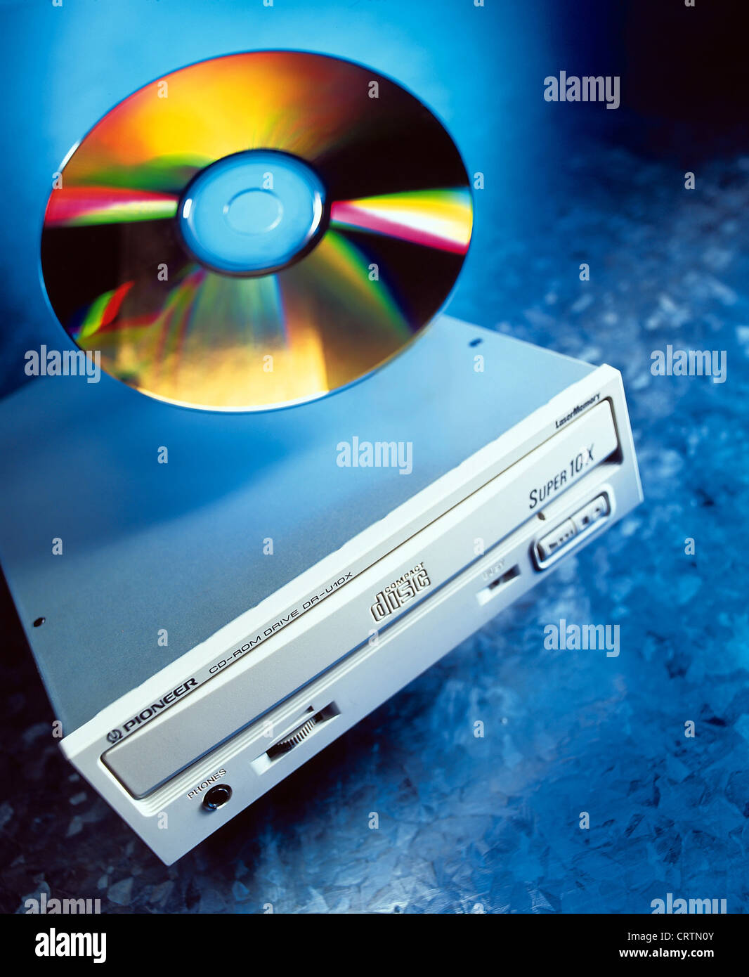 Cd rom drive immagini e fotografie stock ad alta risoluzione - Alamy