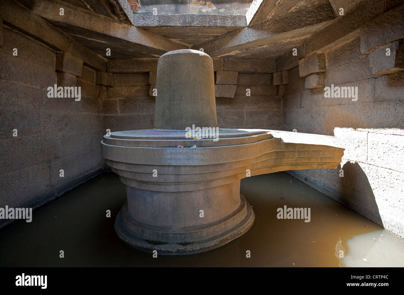 Monumento monolitico immagini e fotografie stock ad alta risoluzione ...