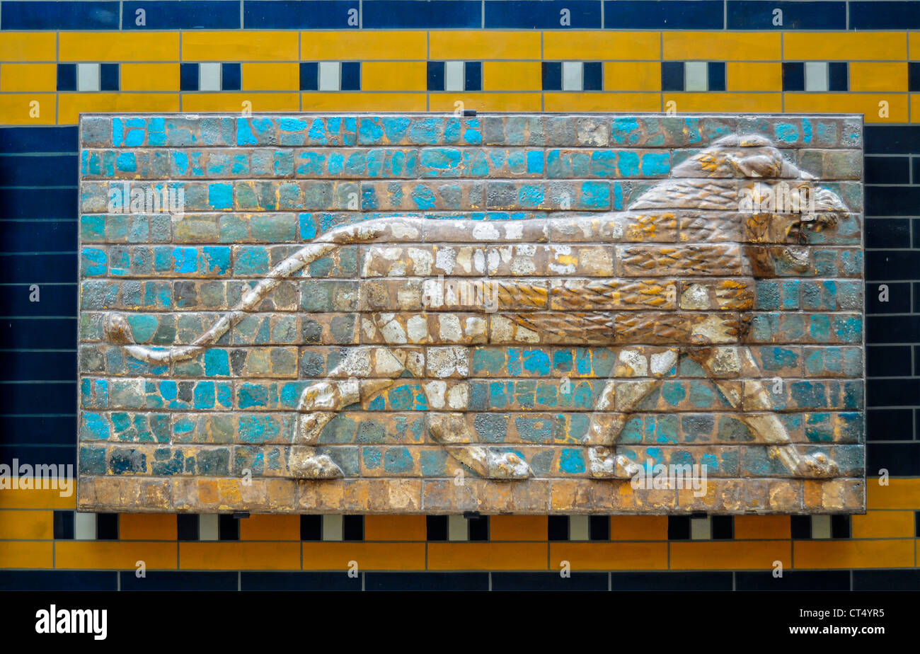 Ishtar gate lion immagini e fotografie stock ad alta risoluzione - Alamy