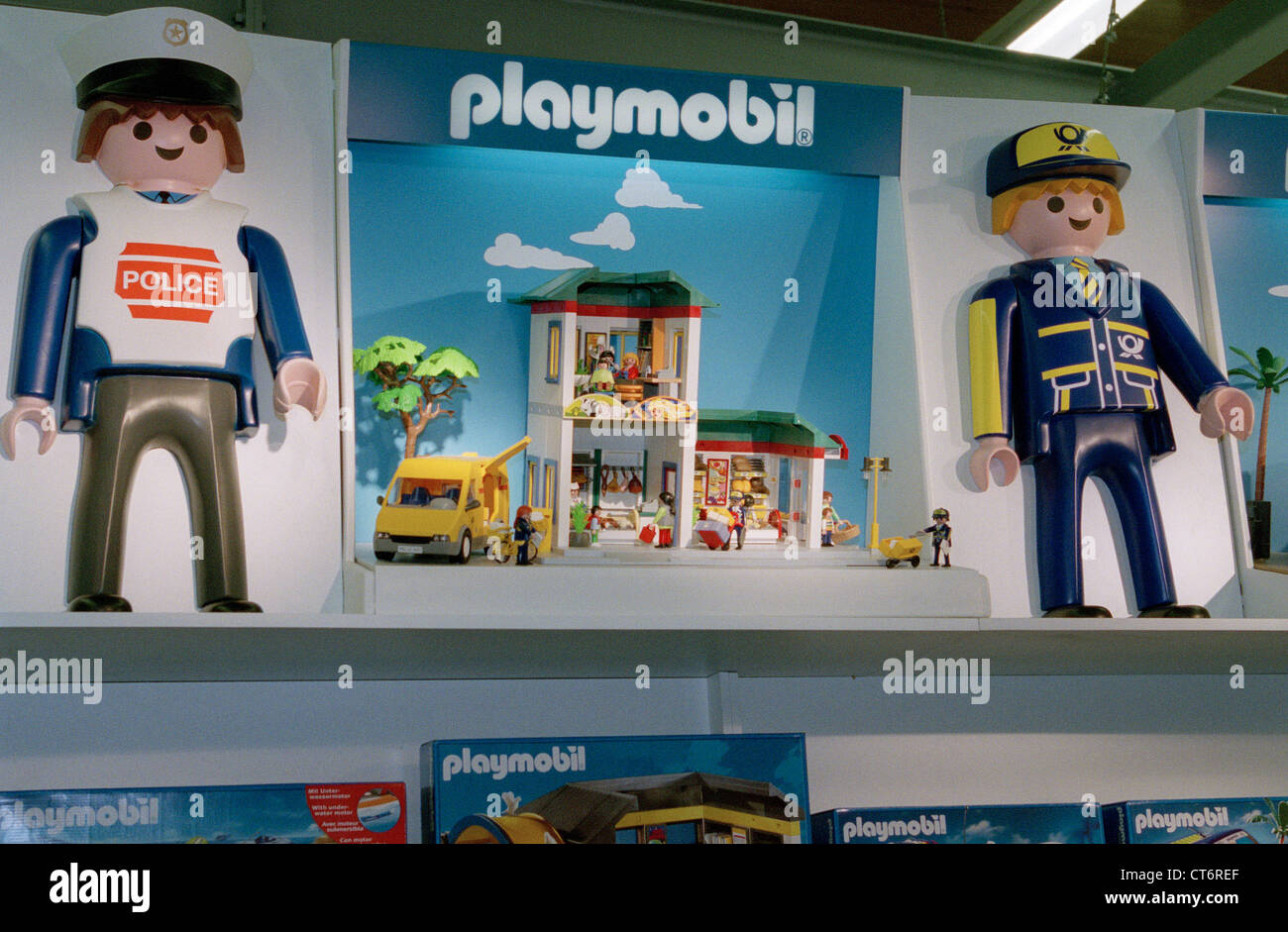 Playmobil stand immagini e fotografie stock ad alta risoluzione - Alamy