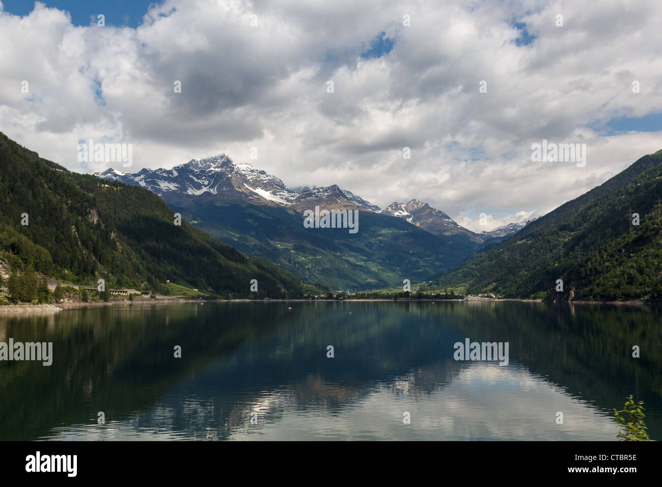 Poschiavo lake immagini e fotografie stock ad alta risoluzione - Alamy