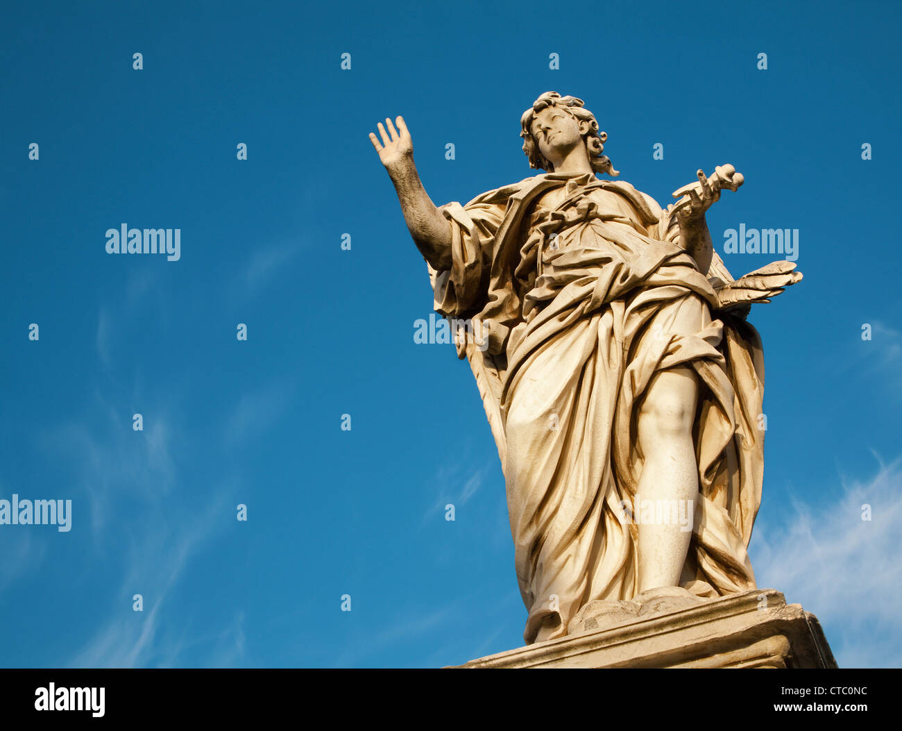 Statua dell'angelo dal ponte santangelo immagini e fotografie stock ad ...