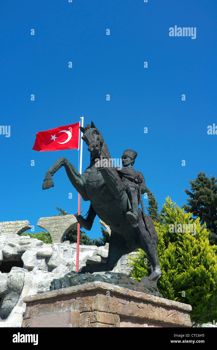 Ataturk a cavallo statua immagini e fotografie stock ad alta ...