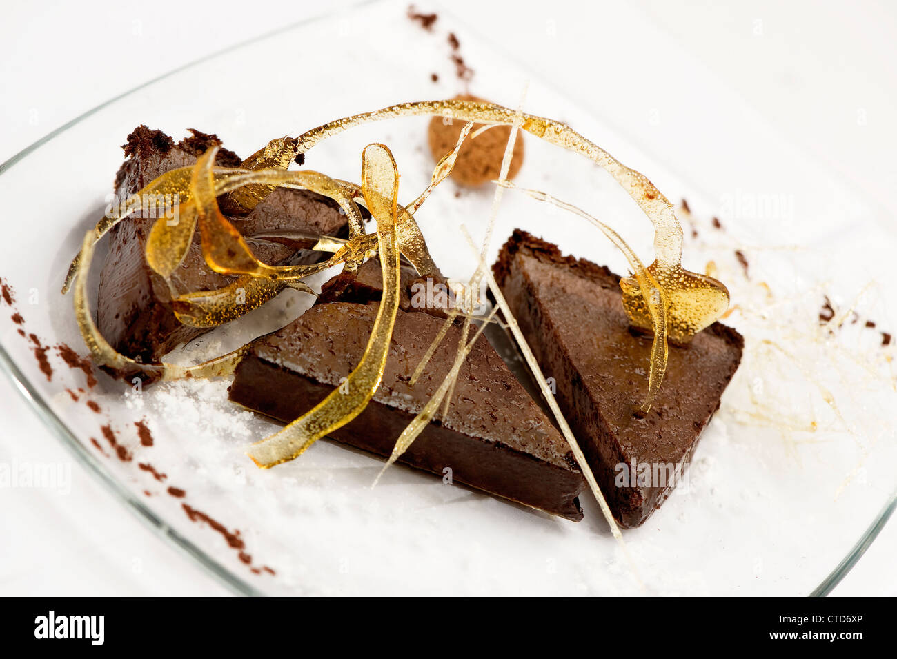 Dolce tipico italiano con cioccolato immagini e fotografie stock ad ...