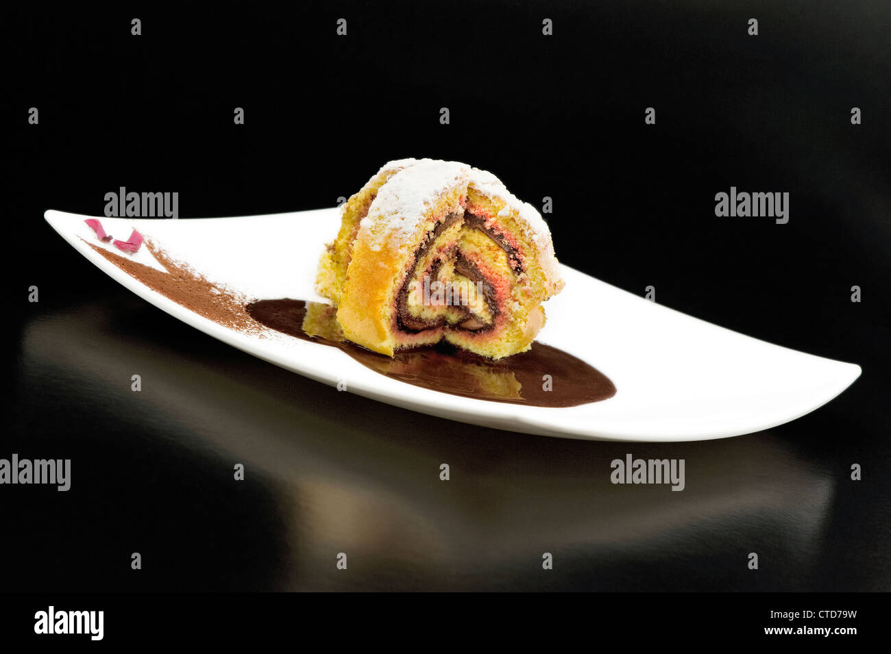 Dolce tipico italiano con cioccolato immagini e fotografie stock ad ...