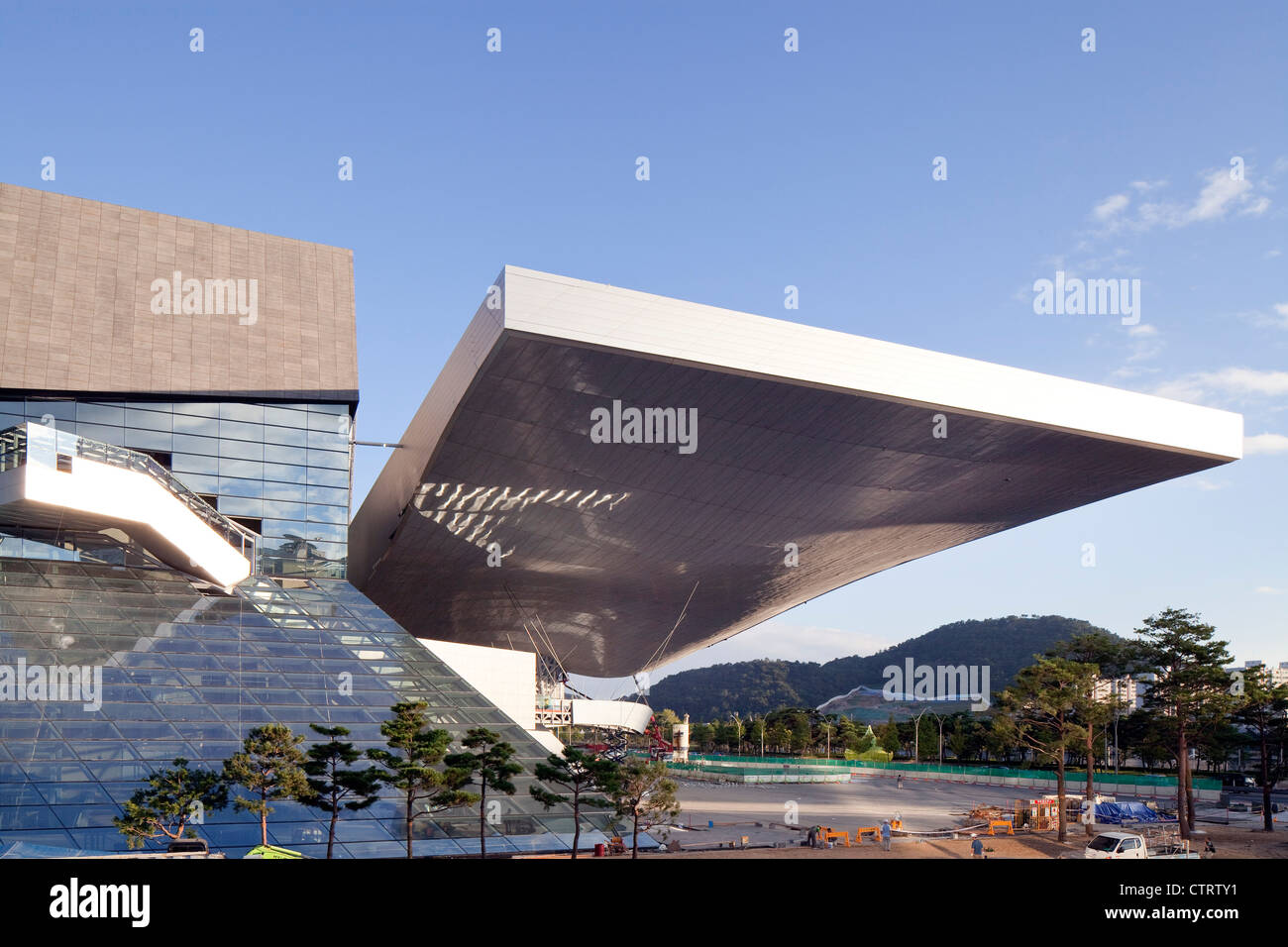 Busan cinema center immagini e fotografie stock ad alta risoluzione - Alamy