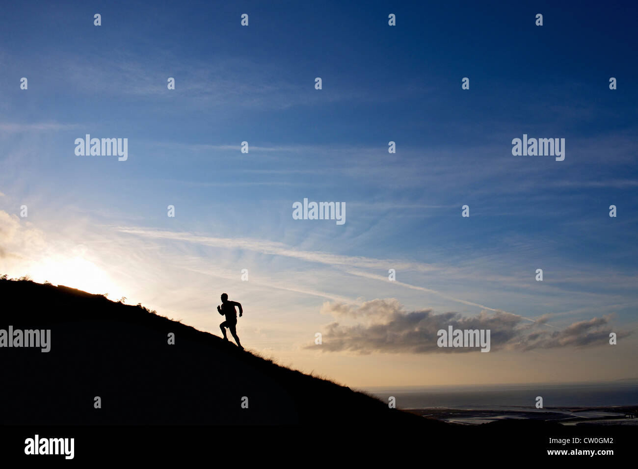 Sagoma di escursionista immagini e fotografie stock ad alta risoluzione ...