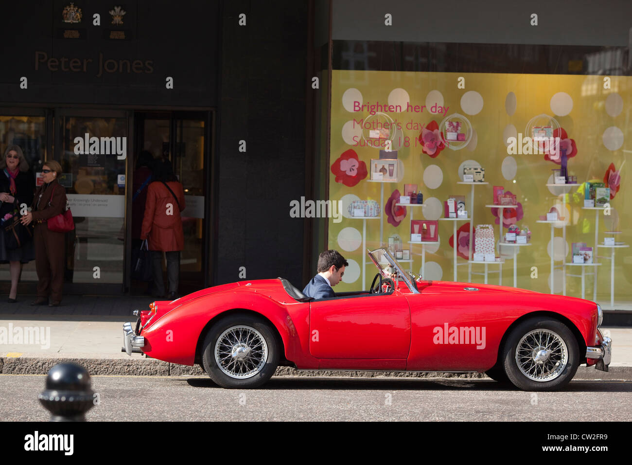 Classico mg rosso immagini e fotografie stock ad alta risoluzione - Alamy