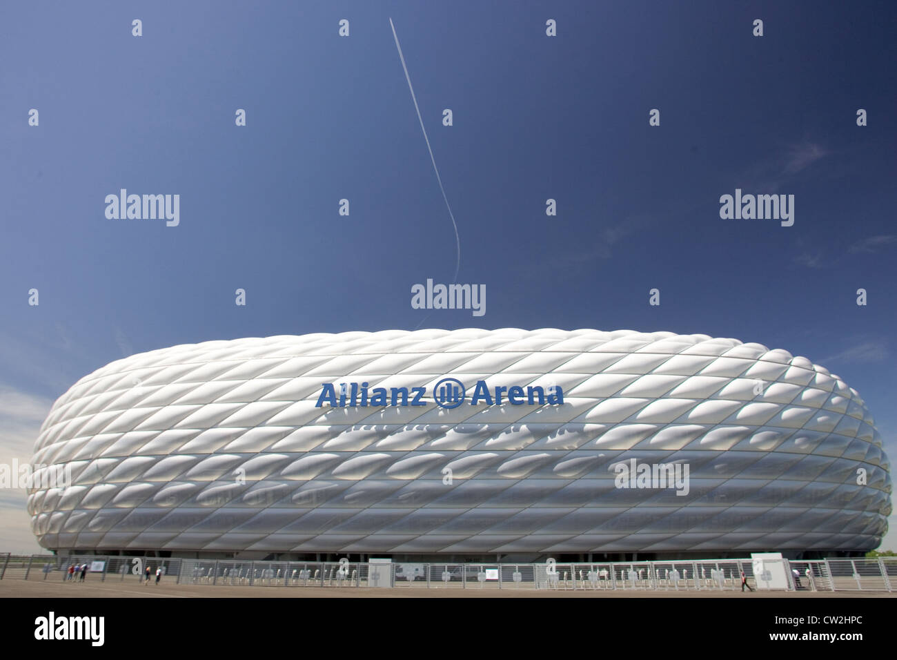 Allianz arena bayern immagini e fotografie stock ad alta risoluzione ...
