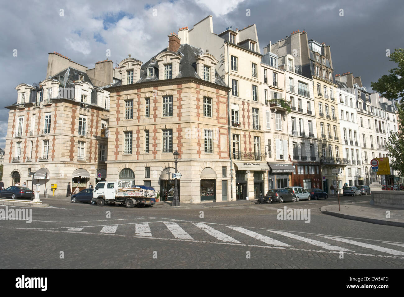 Case antiche, Parigi Foto stock - Alamy