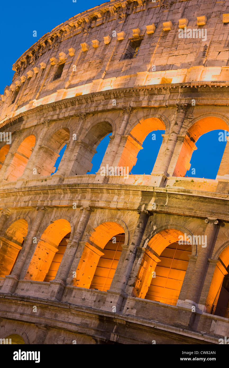 Struttura del colosseo immagini e fotografie stock ad alta risoluzione ...
