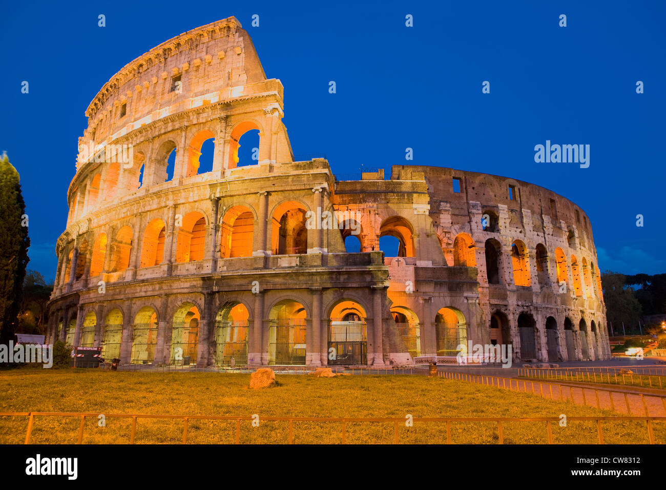 Struttura del colosseo immagini e fotografie stock ad alta risoluzione ...