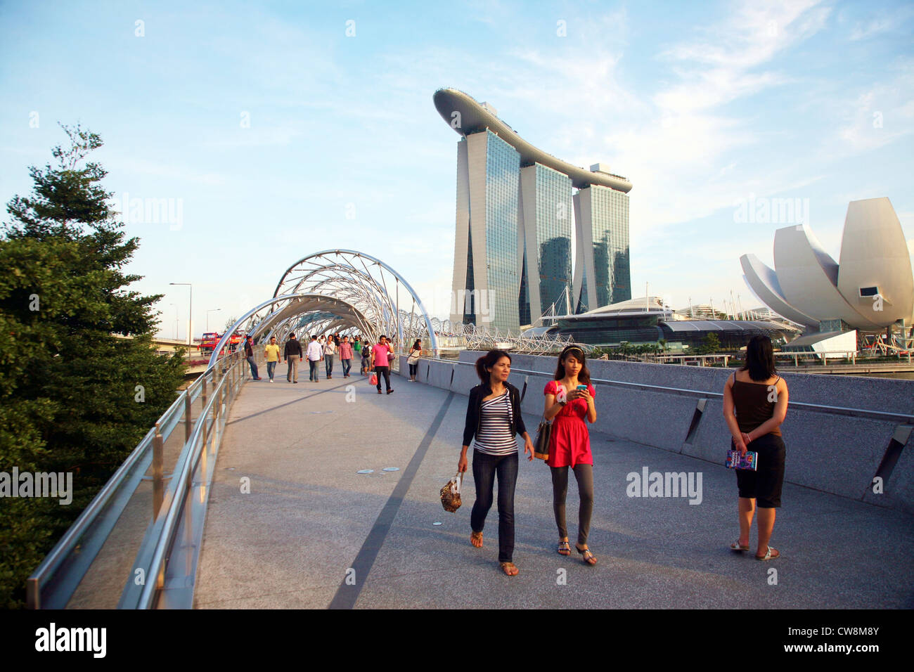 Hotel elica bridge e marina bay sands immagini e fotografie stock ad ...