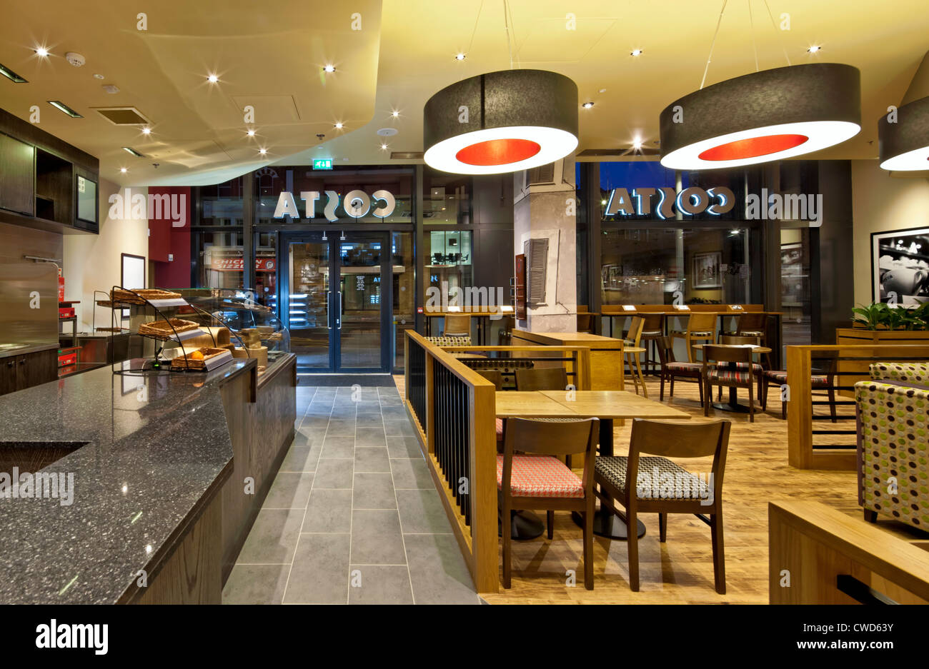 Costa coffee interior immagini e fotografie stock ad alta risoluzione ...