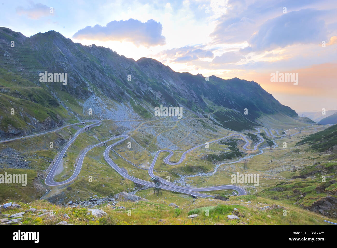 La strada transfagarasan immagini e fotografie stock ad alta ...